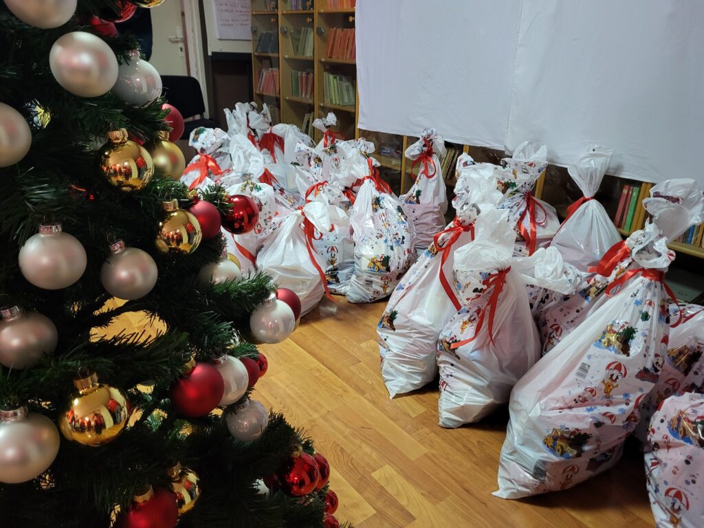 Niški tim kompanije Coca-Cola i ove godine obradovao štićenike doma ...